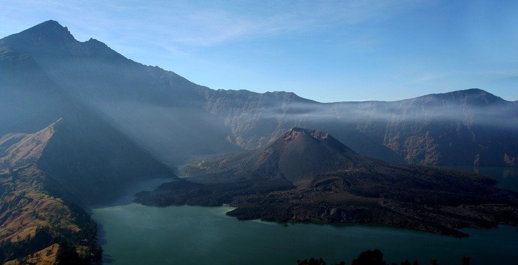 How to Hike Mount Rinjani: All you need to know